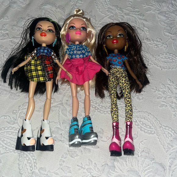 Brats | Toys | Brats Fashion Dolls Set With Colorful Outfits | Poshmark